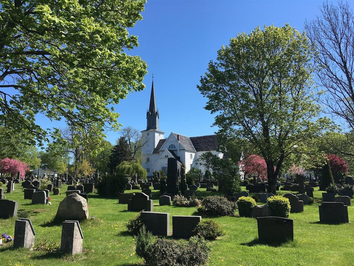 Sandar kirke og kirkegård - Sandefjord kommune